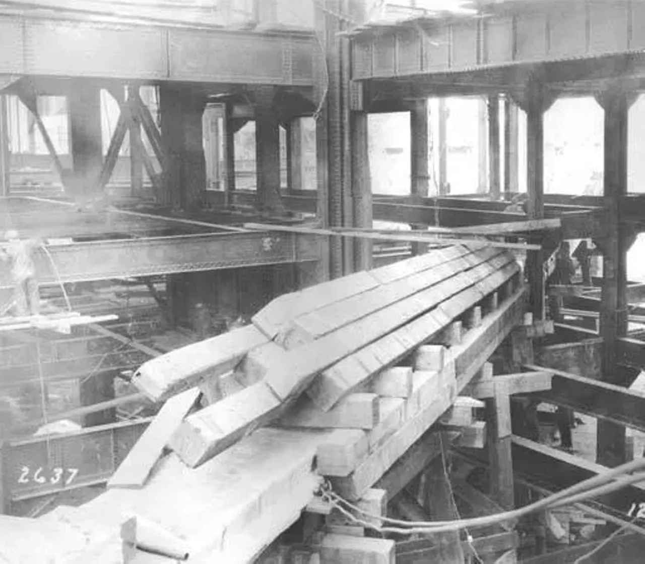 20 Stunning Photos from the Construction of the Terminal Tower ...