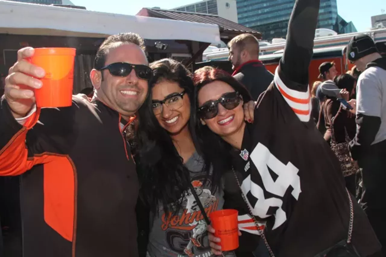 30 Photos from the Browns vs. Steelers Tailgate at the Muni Lot ...