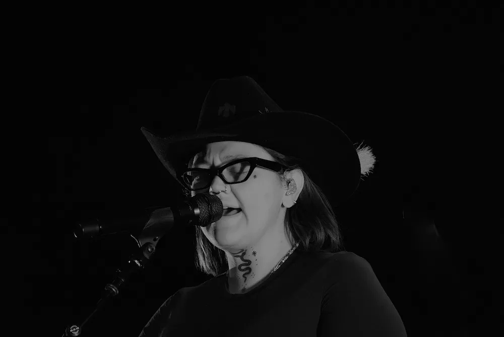 Concert Photos: Elle King Dazzles at TempleLive in Cleveland ...