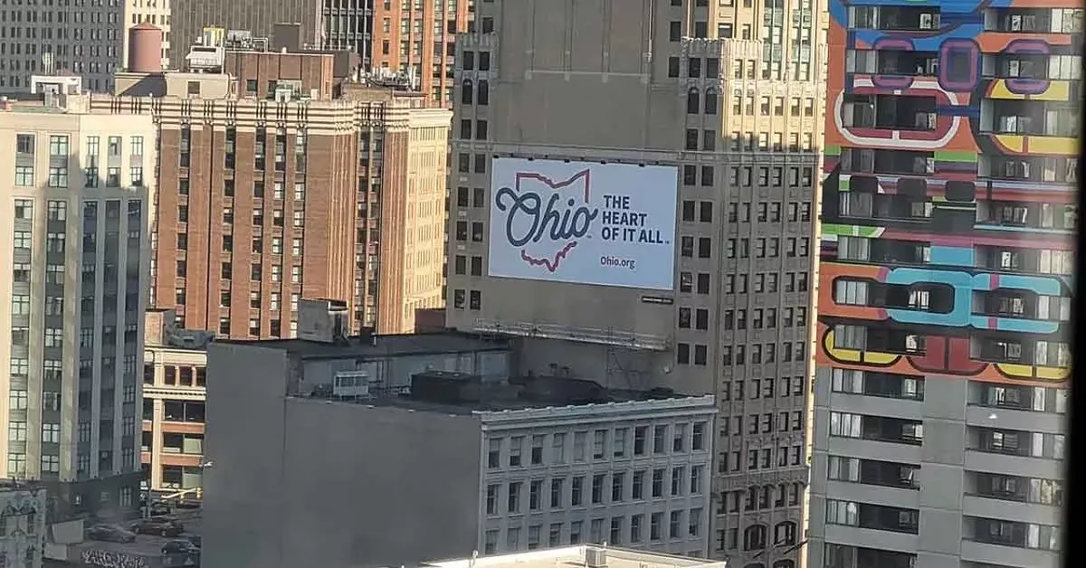 Ohio and Detroit Are Beefing Over a Tourism Billboard [PHOTOS ...