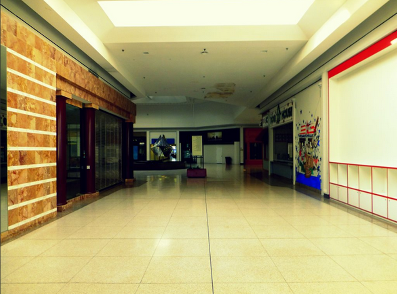 Eerie Photos of the Old and Abandoned Euclid Square Mall | Cleveland ...