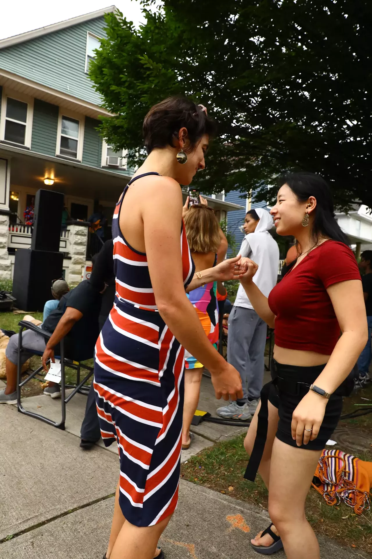 Photos: Despite Rain Concerns, Larchmere Porchfest Rocked On Without ...