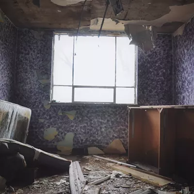 21 Stunning Photographs of Cleveland's Urban Decay by Photographer Seph ...