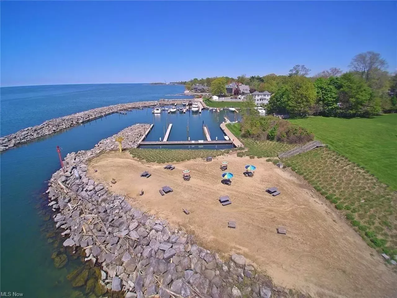 This $4.5 Million Lakeside Mansion Is Extravagant And Has A Big ...