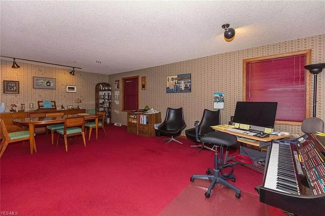 This Northeast Ohio Home Comes With Its Own Professional Recording ...