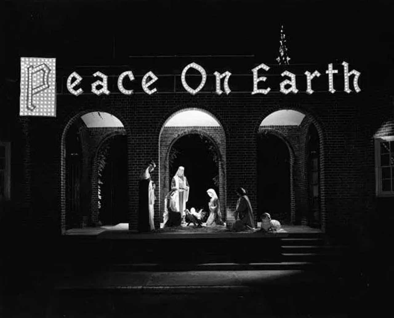 Vintage Photos of Christmas in Cleveland Throughout the 20th Century ...